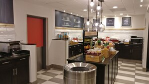 Pequeno-almoço tipo buffet diário incluído 