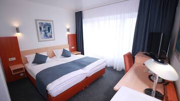Quarto casal standard | Escrivaninha, quartos à prova de som, Wi-Fi de cortesia, roupa de cama