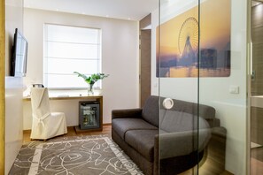 Round Suite with Hot Tub | Roupa de alta qualidade, edredões de penas, minibar, cofre no quarto 