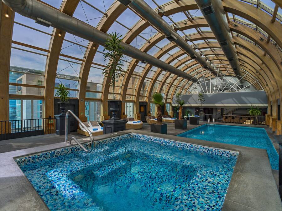 Piscina interior