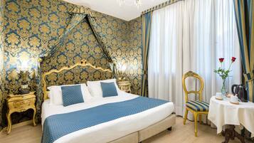 Quarto Duplo ou Twin Standard | Minibar, quartos insonorizados, Wi-fi grátis, roupa de cama fornecida