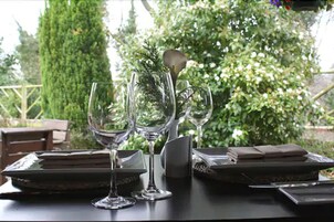 Serviço de café da manhã, culinária britânica, vistas para o jardim