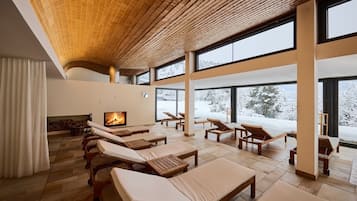 Sala(s) para tratamentos a casais, sauna, banheira de hidromassagem