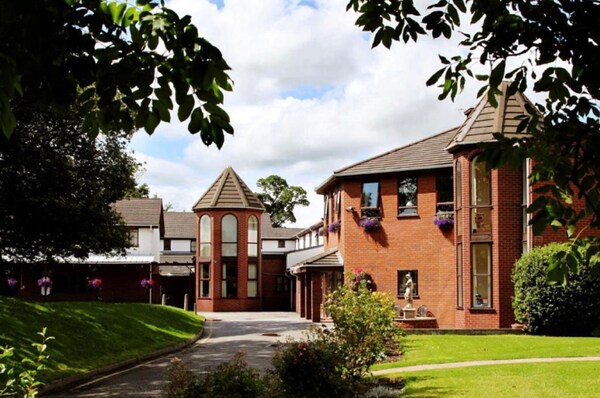 Beaufort Park Hotel - Wales