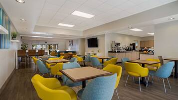 Café da manhã continental grátis todos os dias