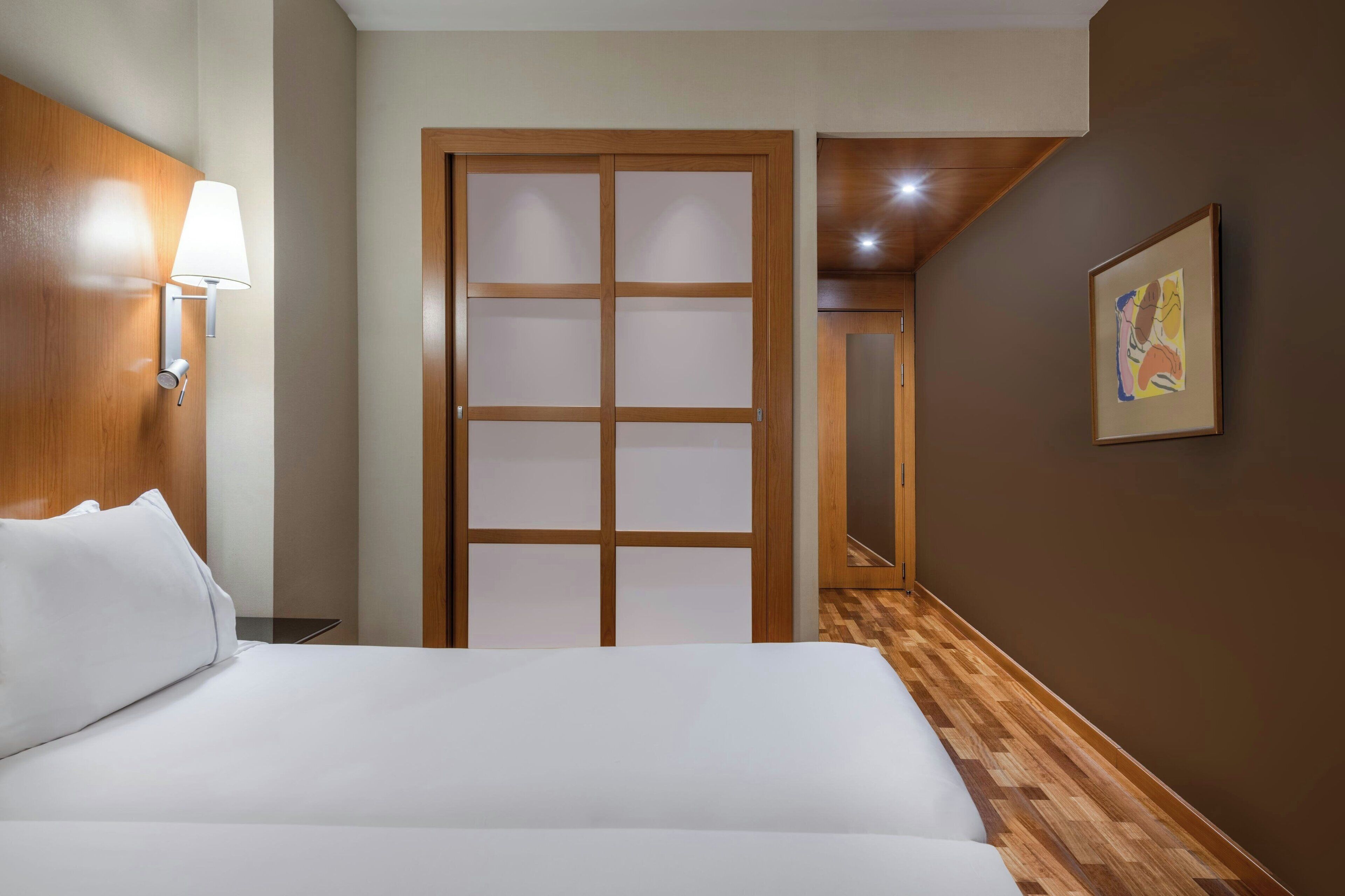 Quarto Standard, 2 camas individuais | Minibar, cofre no quarto, secretária 