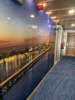 Quarto Duplo ou Twin | Sala de estar | Televisor de 36 polegadas com canais por cabo 