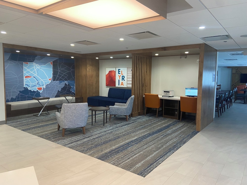Holiday Inn Express & Suites Elyria By Ihg - Oberlin, OH