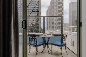 Suíte, 1 cama Queen, cozinha americana (with Terrace) | 1 quarto, roupas de cama premium, camas com colchões pillow-top