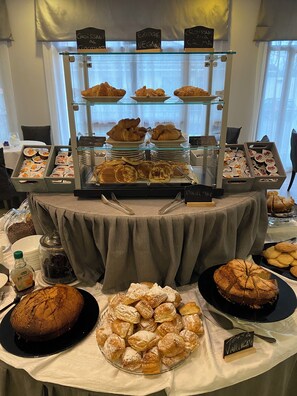 Buffet de pequeno-almoço