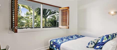 Quarto (Hotel) | Cofres nos quartos, escrivaninha, ferros/tábuas de passar roupa