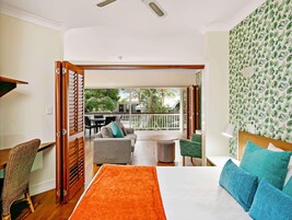 Apartamento, 1 quarto (Spa) | Cofre no quarto, secretária, ferro/tábua de engomar, Wi-fi 