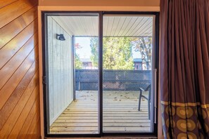 Quarto, 2 camas Queen, para não fumantes (Courtyard View) | Terraço/pátio