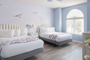 Quarto | Berços grátis, Wi-Fi de cortesia, roupa de cama