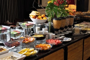 Café da manhã com buffet todos os dias mediante uma taxa