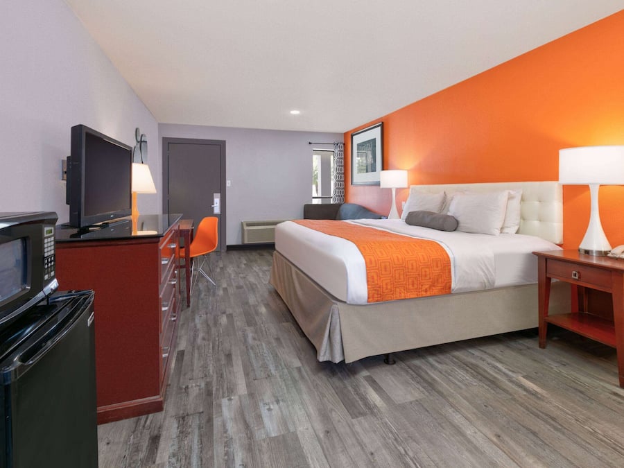 Secretária, secretária adequada para computadores portáteis