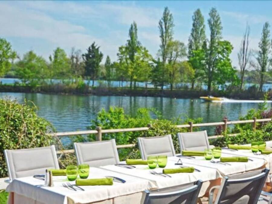 Almoços e jantares servidos, incluindo cozinha francesa