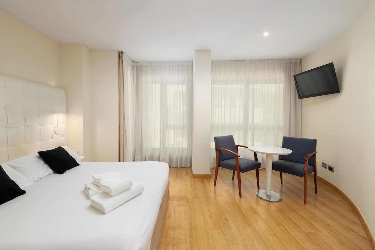 Quarto Duplo Superior | Cofre no quarto, secretária, quartos insonorizados, Wi-fi grátis