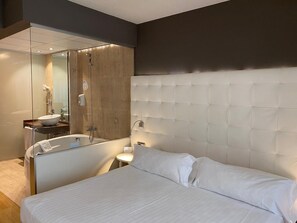 Cofre no quarto, secretária, quartos insonorizados, Wi-fi grátis 