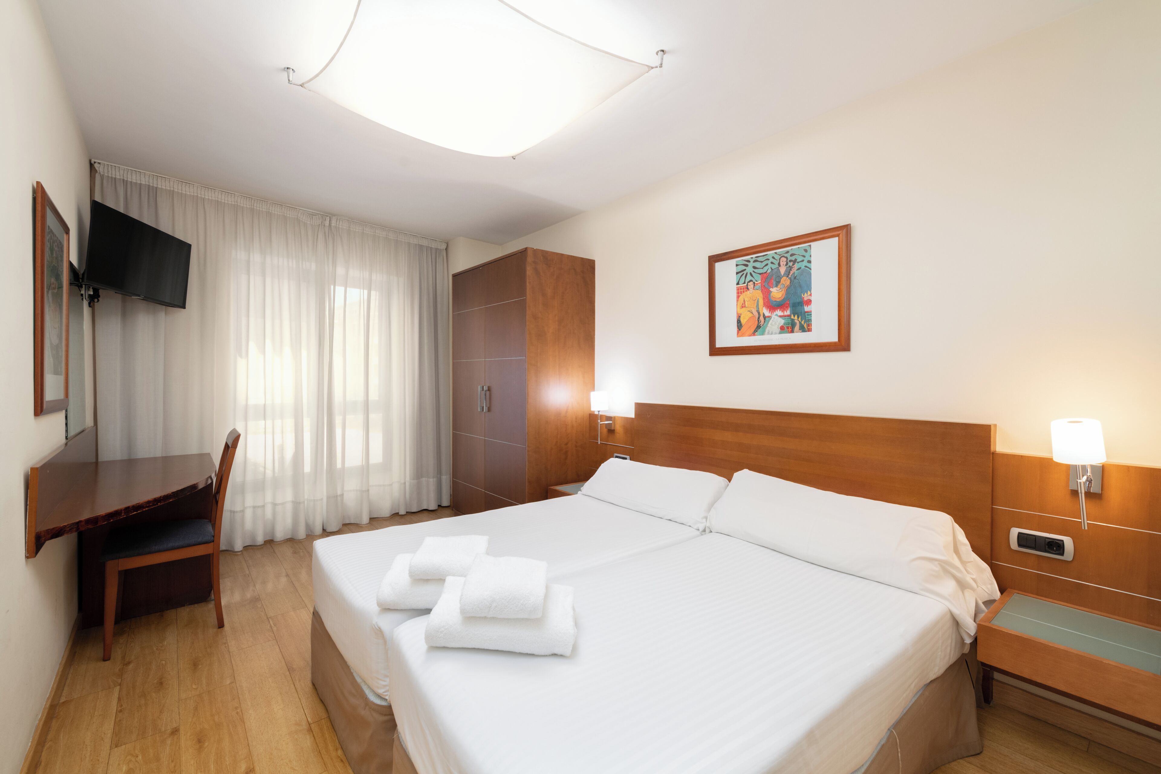 Cofre no quarto, secretária, quartos insonorizados, Wi-fi grátis 