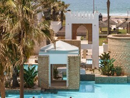 Piscina exterior, toldos gratuitos, guarda-sóis 