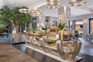 Pequeno-almoço tipo buffet diário (280 ZAR por pessoa) 