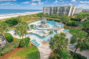 Piscina interior, piscina exterior sazonal, guarda-sóis 
