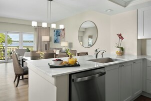 2 quartos, roupa de alta qualidade, cofre no quarto 