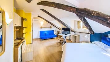 Quarto Familiar (Attic) | 1 quarto, roupa de alta qualidade, minibar, cofre no quarto