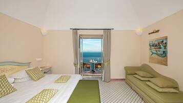 Quarto Duplo ou Twin Deluxe, vista para o mar | Roupa hipoalergénica, minibar, cofre no quarto, secretária