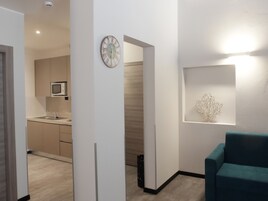 Suíte família | Cozinha privada | Cafeteira/chaleira, chaleira elétrica, freezer