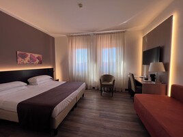 1 quarto, edredons de pluma, frigobar, individualmente mobiliados