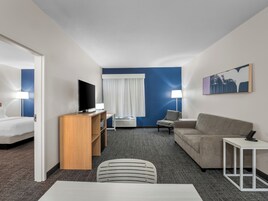 Suite, 1 cama king-size | Secretária, secretária adequada para computadores portáteis