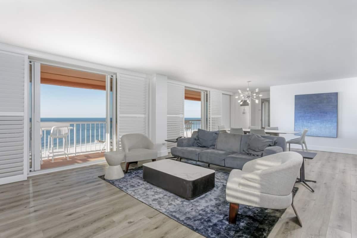 Suíte, 1 quarto | Roupas de cama premium, cofres nos quartos, escrivaninha