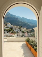 Quarto casal ou duplo luxo | Edredons de pluma, frigobar, cofres nos quartos, escrivaninha