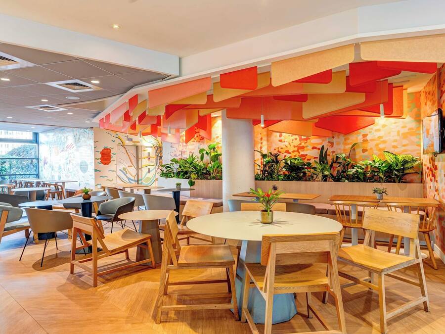 Pequeno-almoço tipo buffet diário mediante uma taxa