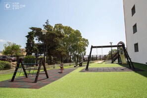 Área de recreio para crianças (ao ar livre)