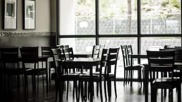 Pequeno-almoço completo diário incluído