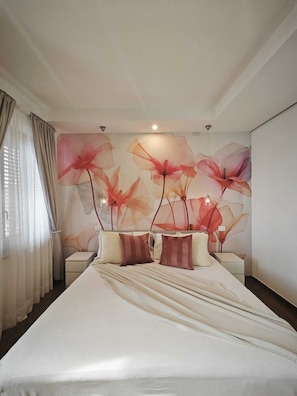 Suite Júnior, 1 cama king-size e sofá-cama, acessível, vista para o mar | Roupa hipoalergénica, edredões de penas, minibar 