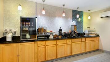Café da manhã continental grátis