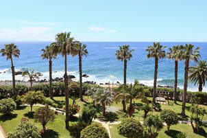 Suite Júnior, vista para o mar | Minibar, com decoração personalizada, secretária 