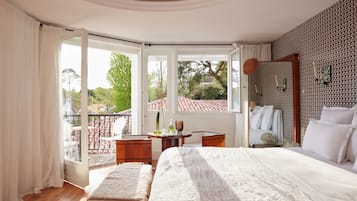 Chambre Supérieure | 1 quarto, minibar, cofre no quarto, com decoração personalizada