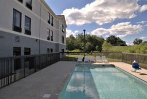 Piscina exterior sazonal 