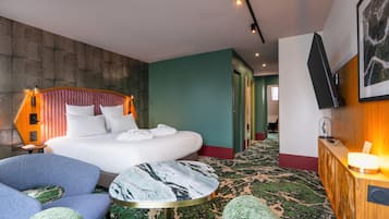 Suíte luxo, 1 cama Queen e sofá-cama | Roupas de cama premium, frigobar, cofres nos quartos