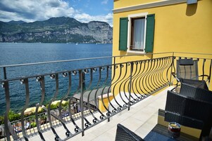 Suite-Estúdio Romântica, 1 quarto, frigorífico, junto ao lago | Vista do quarto