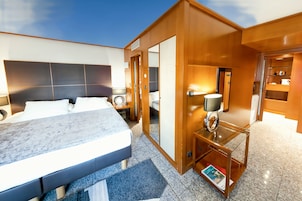 Appartement Studio 28m² 2 personnes Max | Sala de estar | Televisor de 28 polegadas com canais por cabo, escritórios