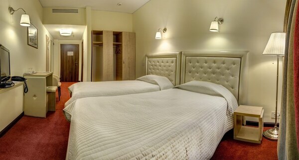 Hotel Capitol - Bucharest