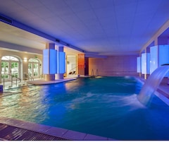 Piscina interior, da(s) 8:00 à(s) 21:00, espreguiçadeiras