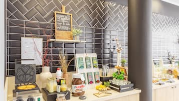Pequeno-almoço tipo buffet diário (17.00 EUR por pessoa)