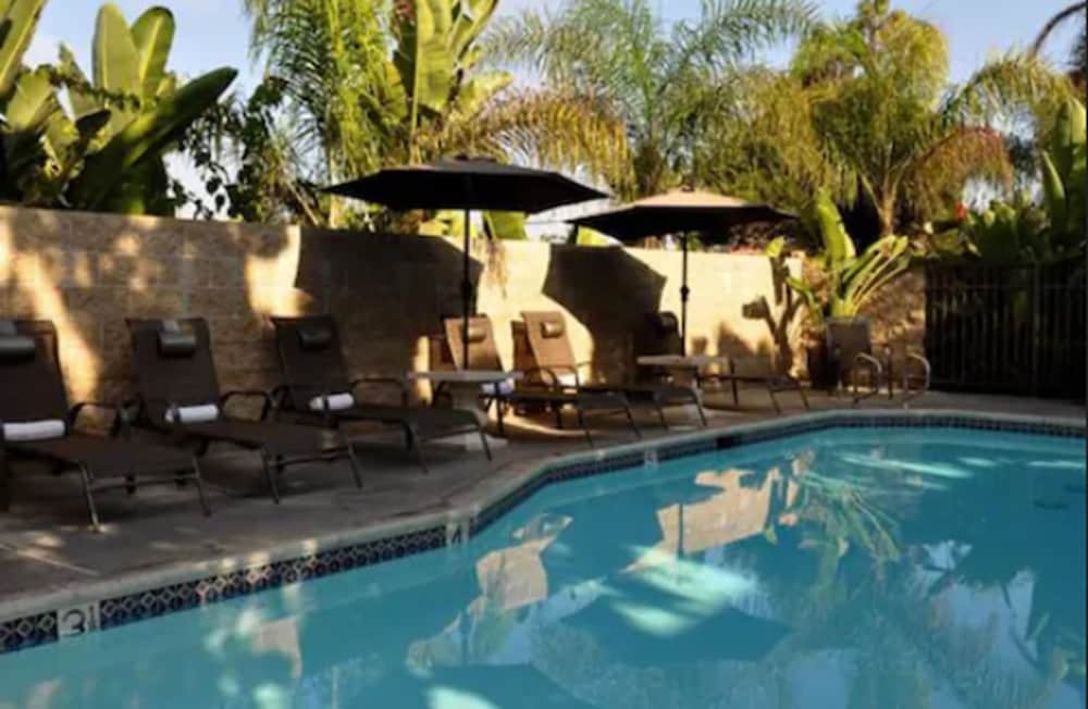 Aquamarine Villas - Vista, CA